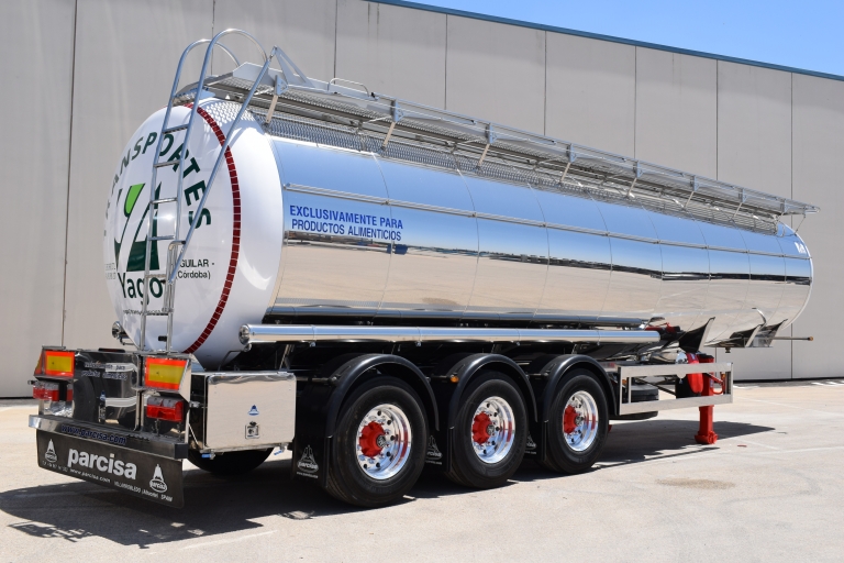 Fabrication de citernes en aluminium, en acier inoxydable et acier au ...