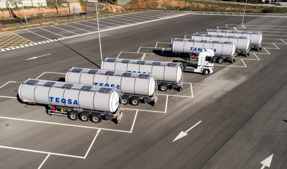 Fabricación de cisternas de aluminio, acero inoxidable, y acero al ...