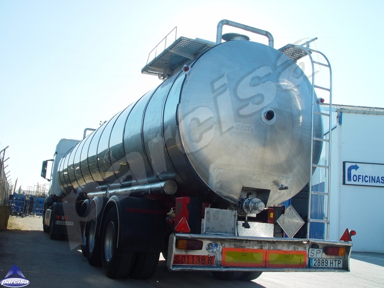 Cisterna Capacidade 24.000 litres, Compartimentos Nº: 1, Ano de fabrico ...